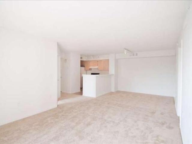 3 Br, 2 bath, Apartment 4359 SW 10th Place