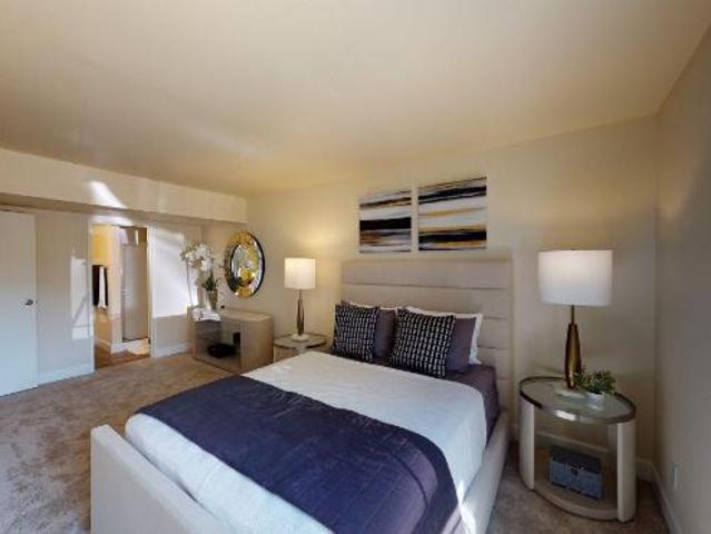 3 Br, 2 bath, Apartment 4675 Templeton Park Circle