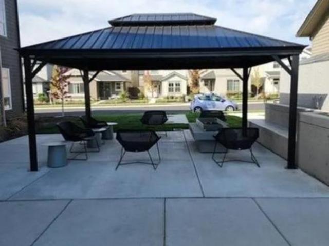 3 Br, 2 bath, Apartment 4633 37th St