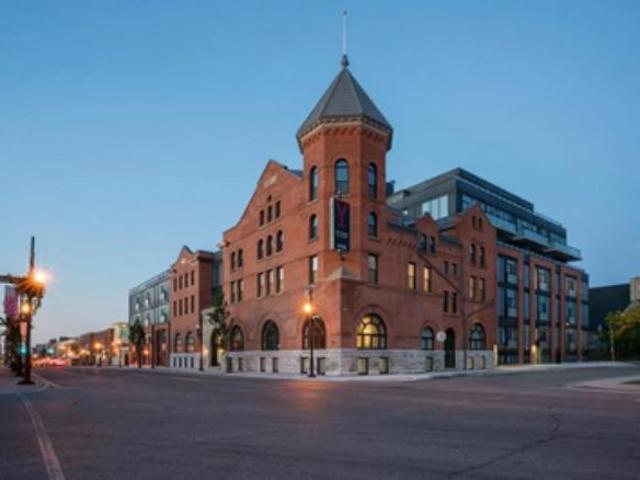 3 Br, 2 bath, Apartment 475 George Street North