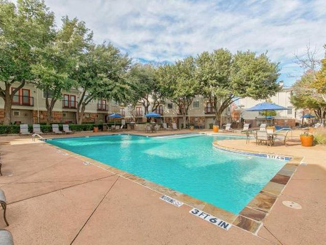 3 Br, 2 bath, Apartment 4701 Charles Pl