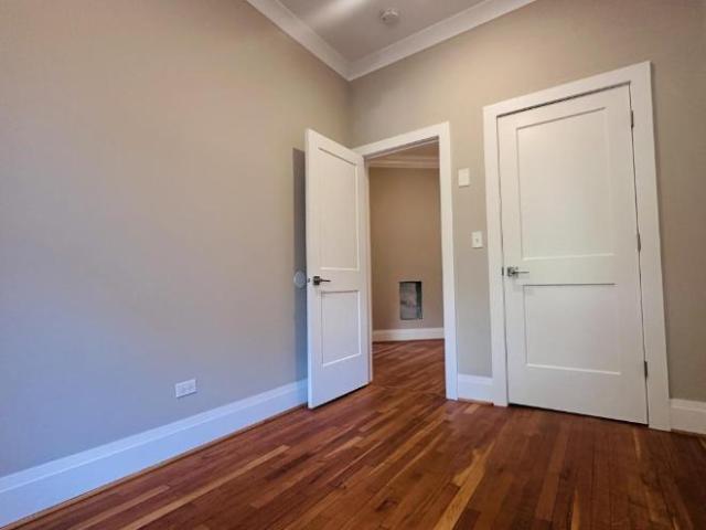 3 Br, 2 bath, Apartment 4841 S Langley