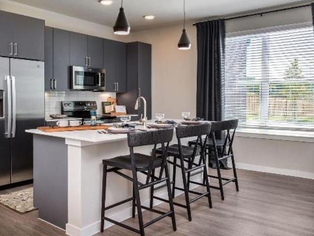 3 Br, 2 bath, Apartment 4868 S Merrifield Rd