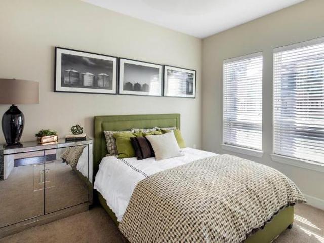 3 Br, 2 bath, Apartment 4945 Gage Avenue