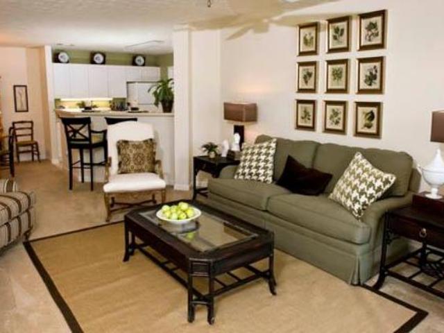 3 Br, 2 bath, Apartment 4949 Oakdale Rd