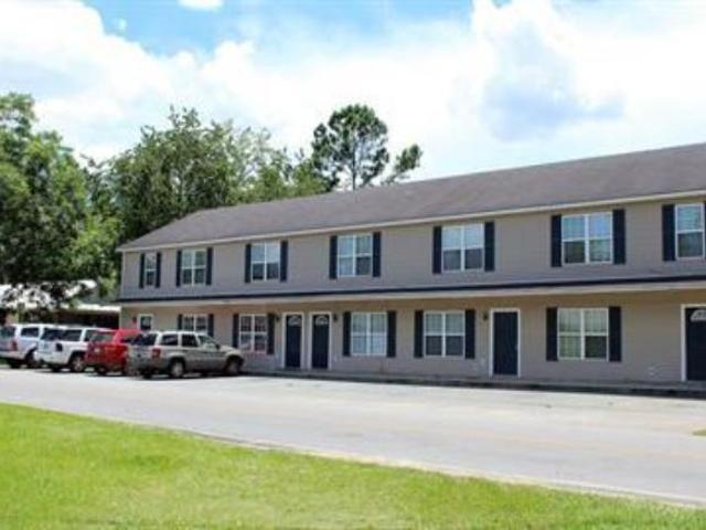 3 Br, 2 bath, Apartment 4 East Howell Drive