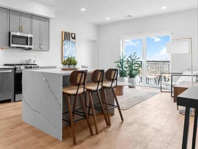 3 Br, 2 bath, Apartment 500 Talbot Ave