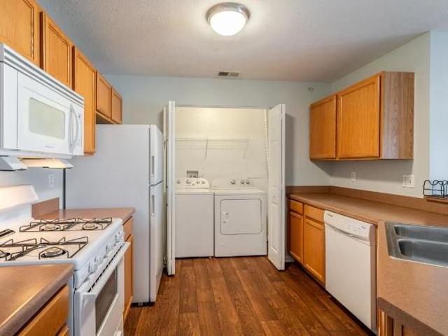 3 Br, 2 bath, Apartment 510 Creekside Dr