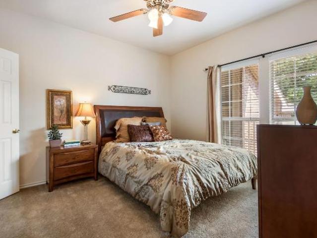 3 Br, 2 bath, Apartment 510 Indian Dr