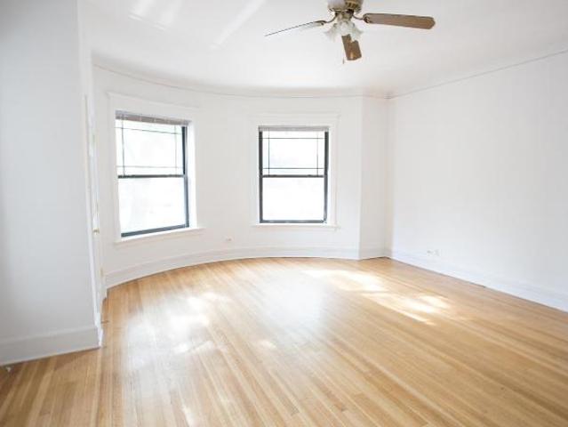 3 Br, 2 bath, Apartment 5237 S Kenwood Ave
