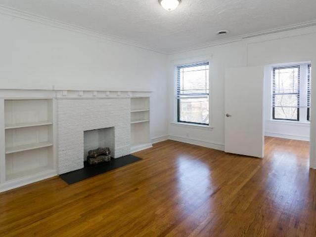 3 Br, 2 bath, Apartment 5452 S Ellis Ave