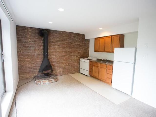 3 Br, 2 bath, Apartment 5430 S Cornell Ave