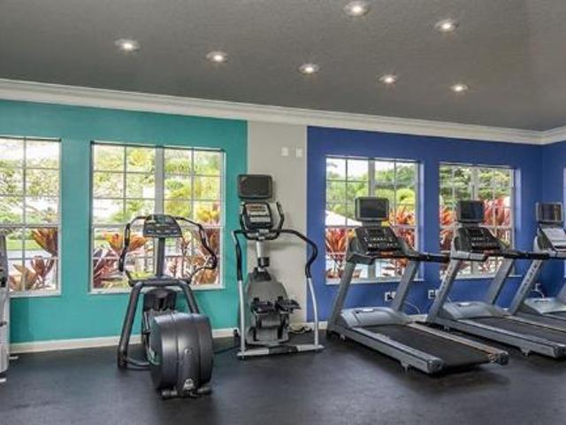 3 Br, 2 bath, Apartment 5555 N Military Trl