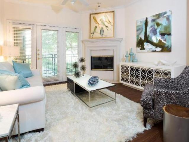 3 Br, 2 bath, Apartment 5665 Arapaho Road
