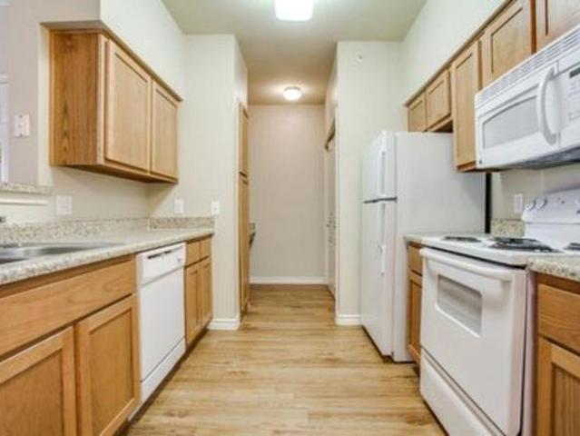 3 Br, 2 bath, Apartment 608 Rowlett Road