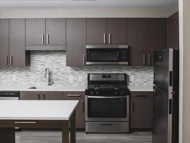 3 Br, 2 bath, Apartment 6125 Roswell Rd
