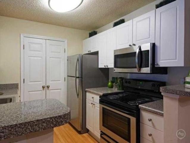 3 Br, 2 bath, Apartment 6200 Bakers Ferry Rd