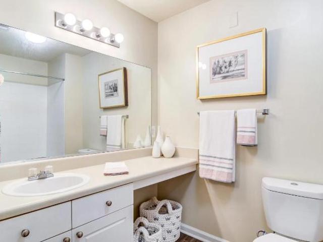 3 Br, 2 bath, Apartment 6200 Bakers Ferry Rd