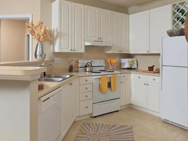3 Br, 2 bath, Apartment 6210 Peachtree Dunwoody Road