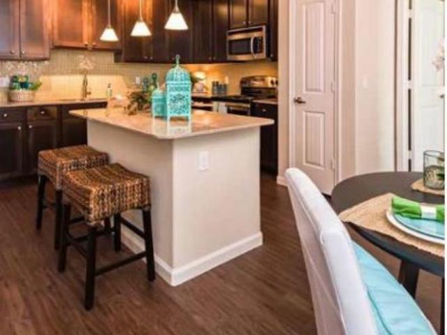 3 Br, 2 bath, Apartment 6300 SW 24th Pl