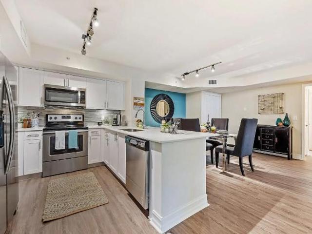 3 Br, 2 bath, Apartment 6460 Main St