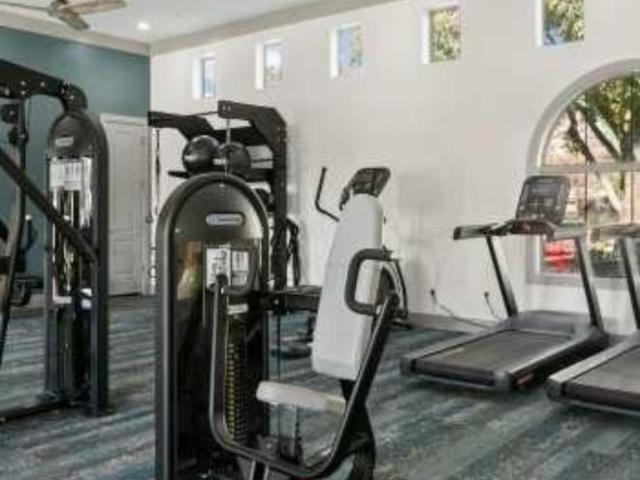 3 Br, 2 bath, Apartment 647 W Baseline Rd