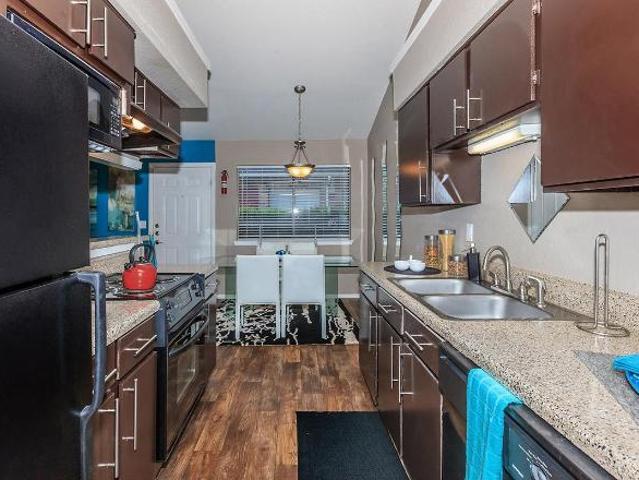 3 Br, 2 bath, Apartment 6533 E Medalist Circle