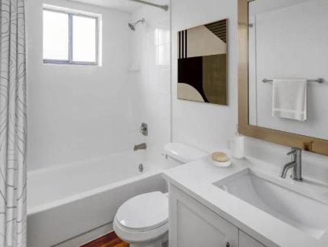 3 Br, 2 bath, Apartment 665 Ives Dairy Road