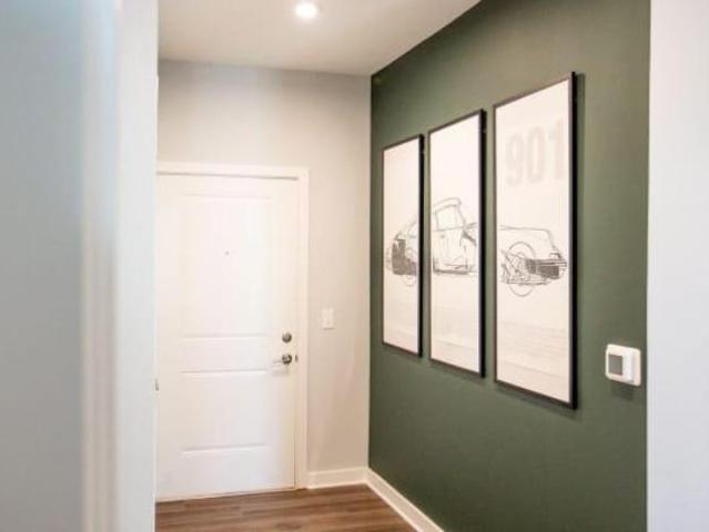 3 Br, 2 bath, Apartment 6601 Roxboro St
