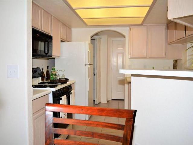 3 Br, 2 bath, Apartment 6745 E Superstition Springs Blvd