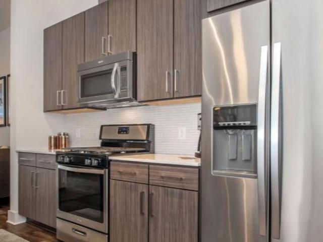 3 Br, 2 bath, Apartment 675 North Highland Ave NE