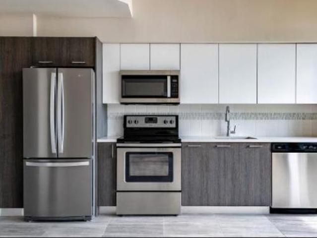 3 Br, 2 bath, Apartment 698 NE 1st Avenue