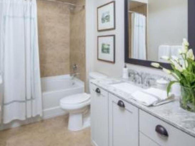 3 Br, 2 bath, Apartment 6901 W Sunrise Boulevard
