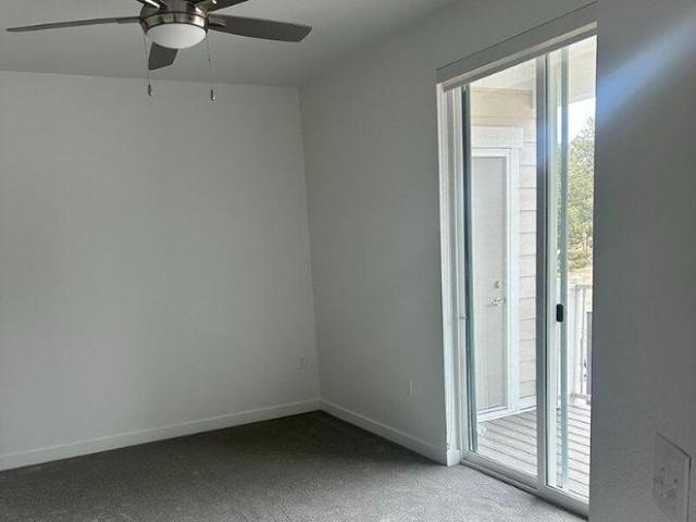 3 Br, 2 bath, Apartment 701 S Elizabeth St