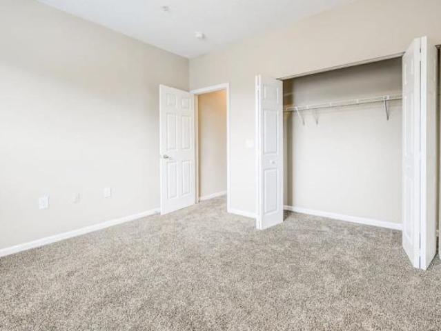 3 Br, 2 bath, Apartment 725 Heather Park Dr