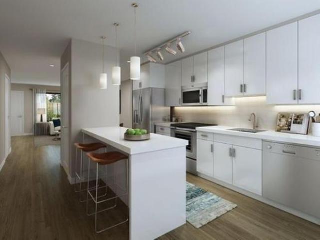 3 Br, 2 bath, Apartment 77 Village Way