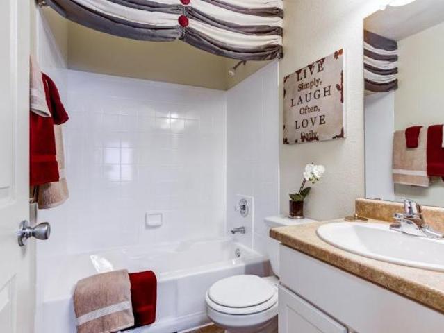 3 Br, 2 bath, Apartment 7900 East Princess Drive