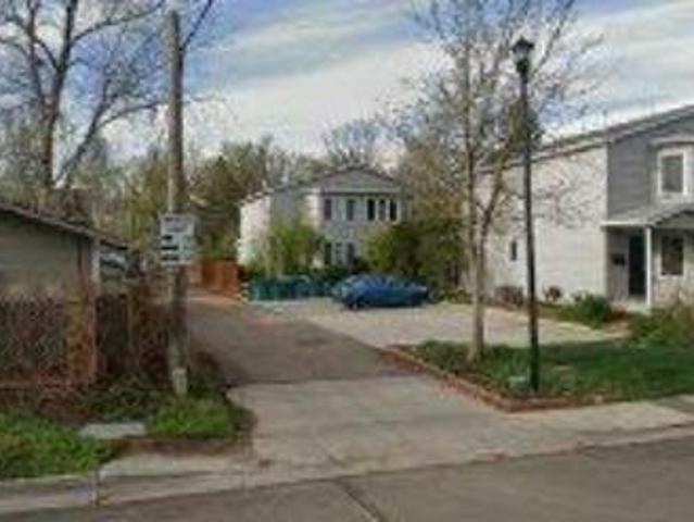 3 Br, 2 bath, Apartment 819 Sycamore St