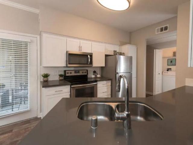 3 Br, 2 bath, Apartment 8282 Calvine Road