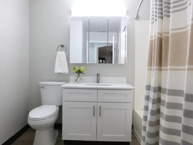 3 Br, 2 bath, Apartment 8201 Polo Club Dr