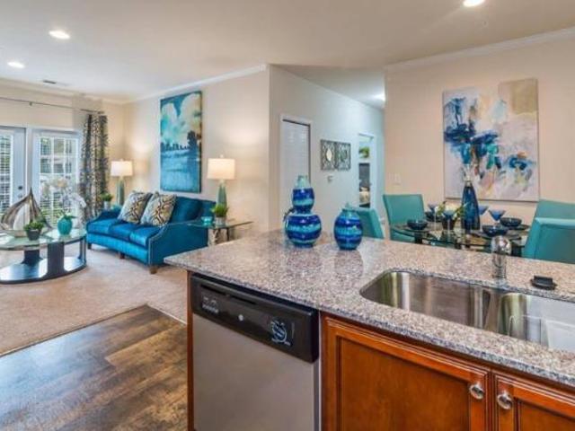 3 Br, 2 bath, Apartment 82 Ardmore Garden Dr