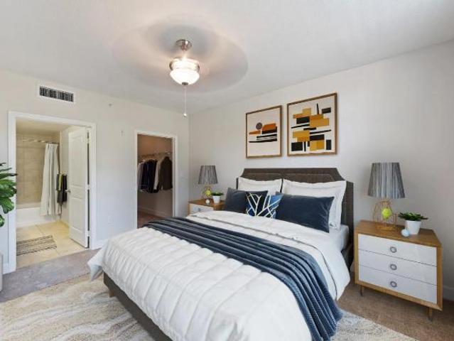3 Br, 2 bath, Apartment 8340 Commerce Way