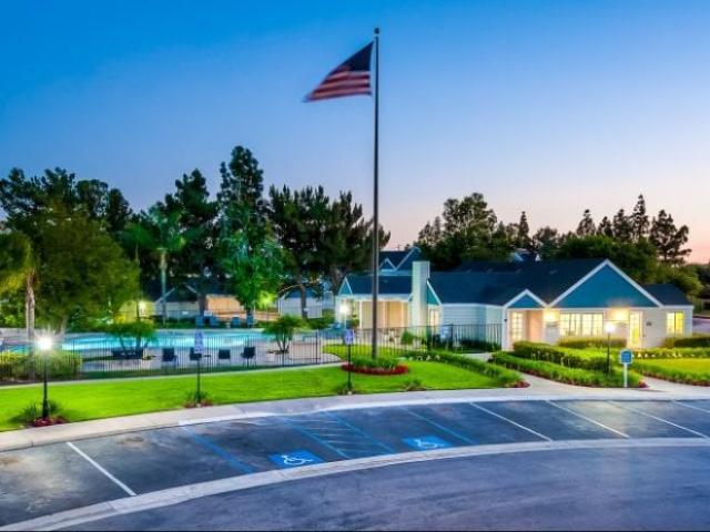 3 Br, 2 bath, Apartment 8493 Etiwanda Ave