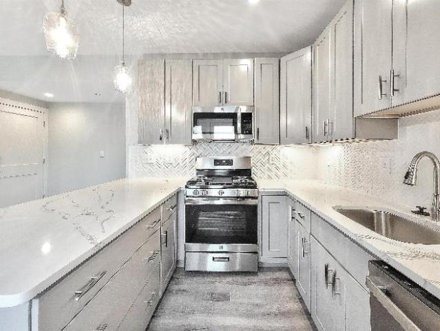 3 Br, 2 bath, Apartment 86 Fayston Street