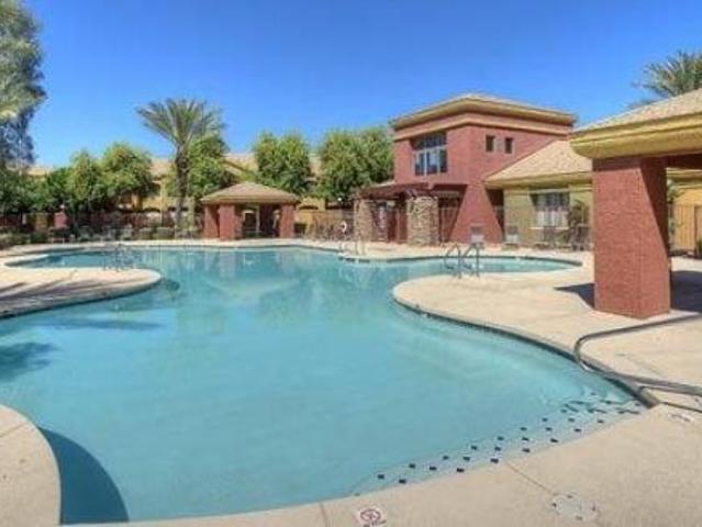 3 Br, 2 bath, Apartment 8701 W Van Buren St