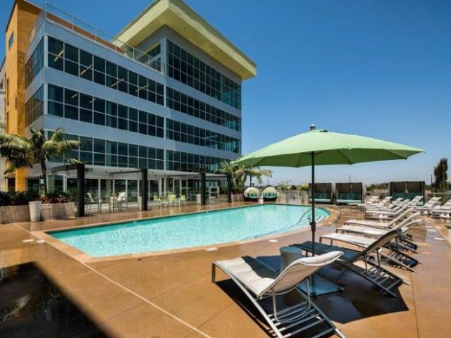 3 Br, 2 bath, Apartment 8725 Ariva Ct