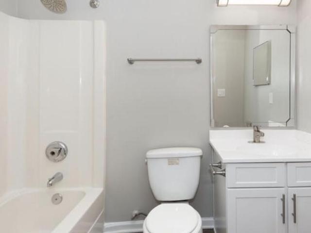 3 Br, 2 bath, Apartment 905 Pineville Point Ave