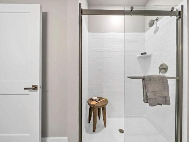 3 Br, 2 bath, Apartment 9000 Lifestyle Circle
