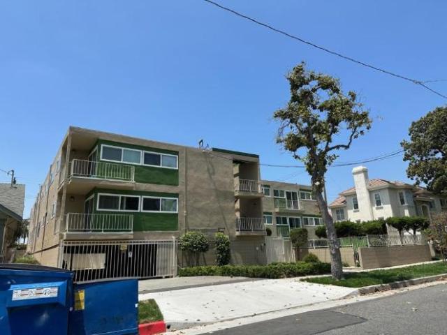 3 Br, 2 bath, Apartment 915 N Stoneman Ave