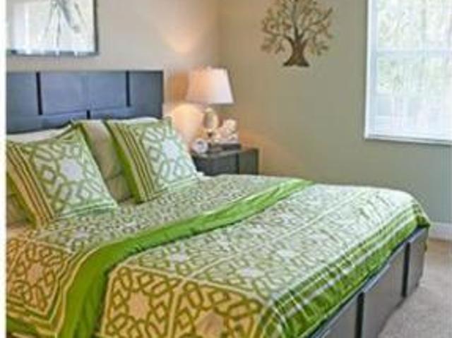 3 Br, 2 bath, Apartment 911 South Park Road